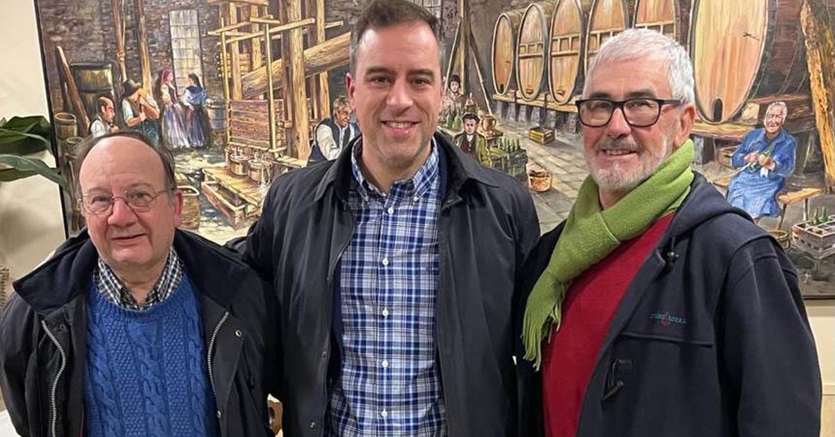 El director general de Emigración de Asturias, Olmo Ron, visitó el ...