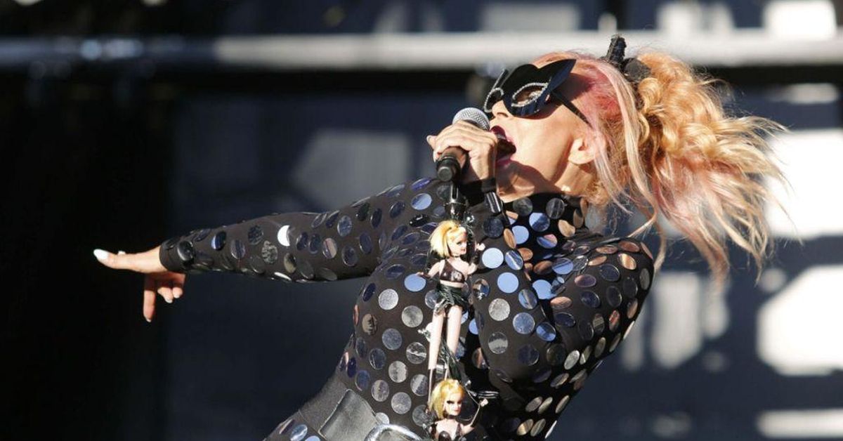 GALERÍA | The Killer Barbies y Years and Years amenizaron la espera del ...