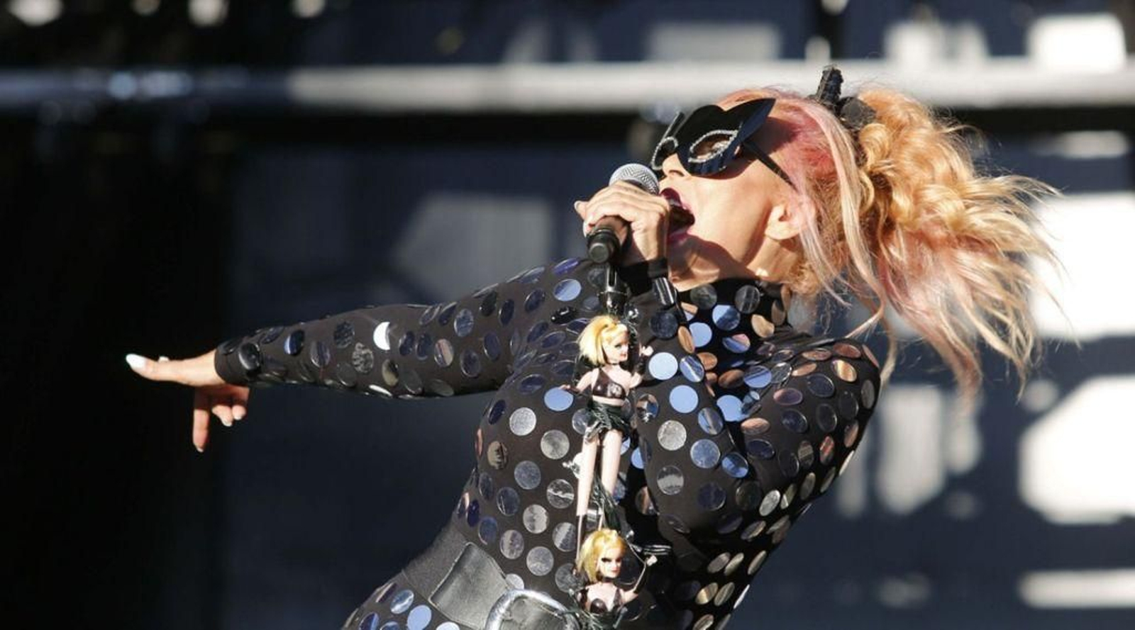 GALERÍA | The Killer Barbies y Years and Years amenizaron la espera del ...