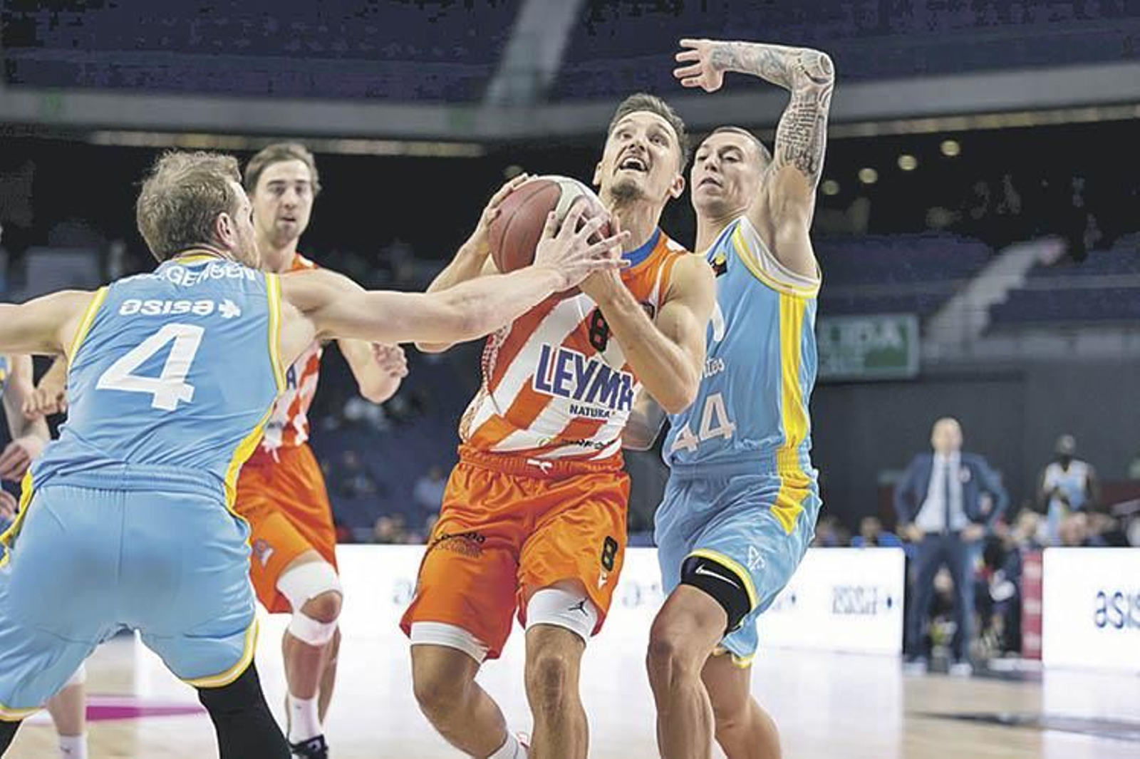 En el norte miran hacia arriba: un renovado Básquet Coruña