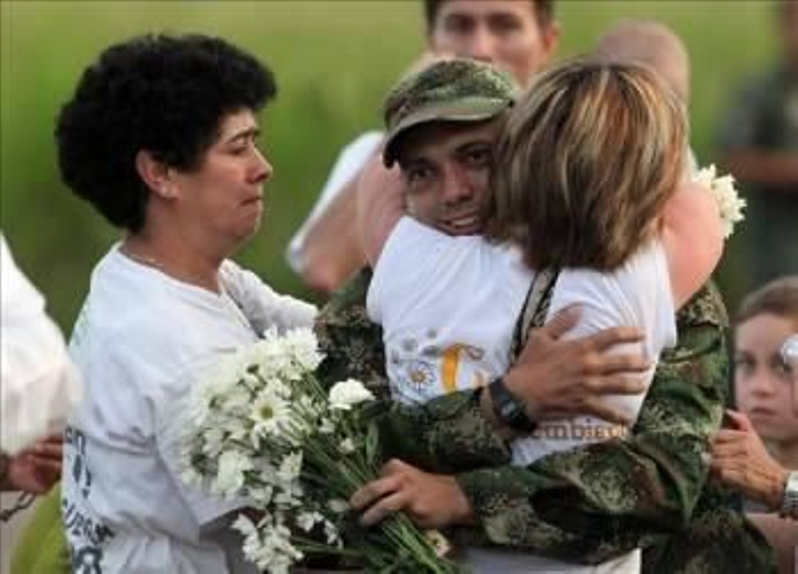 Pablo Emilio Moncayo se reúne con su familia, tras 12 años de secuestro