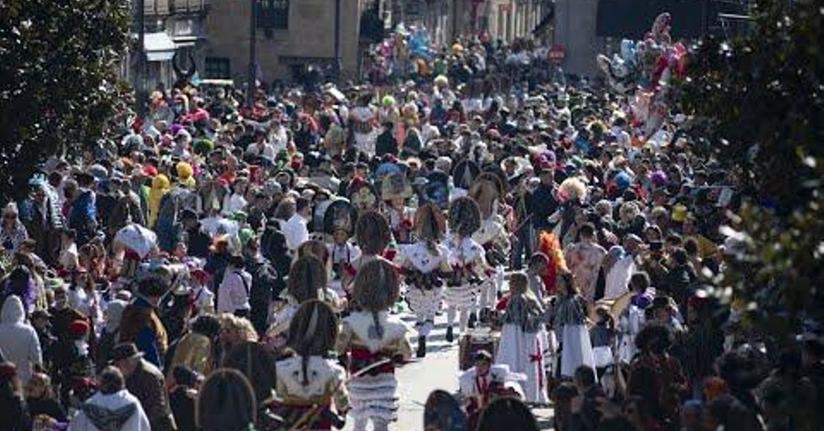 Entroido 2022 | Cigarrones y carrozas protagonizaron el Domingo de ...