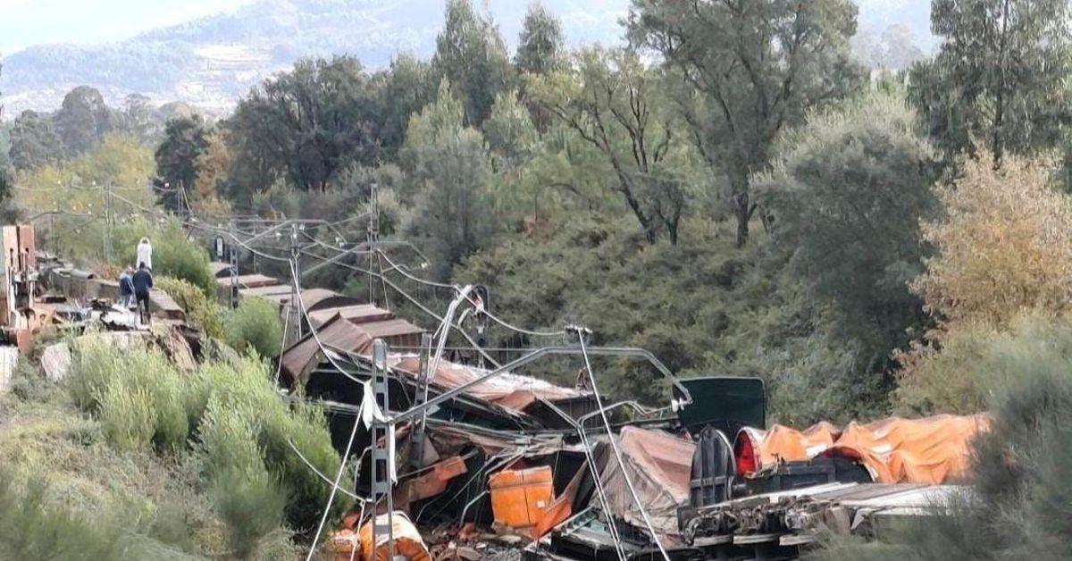 Adif apunta a un alud de tierra como posible causa del accidente que ...