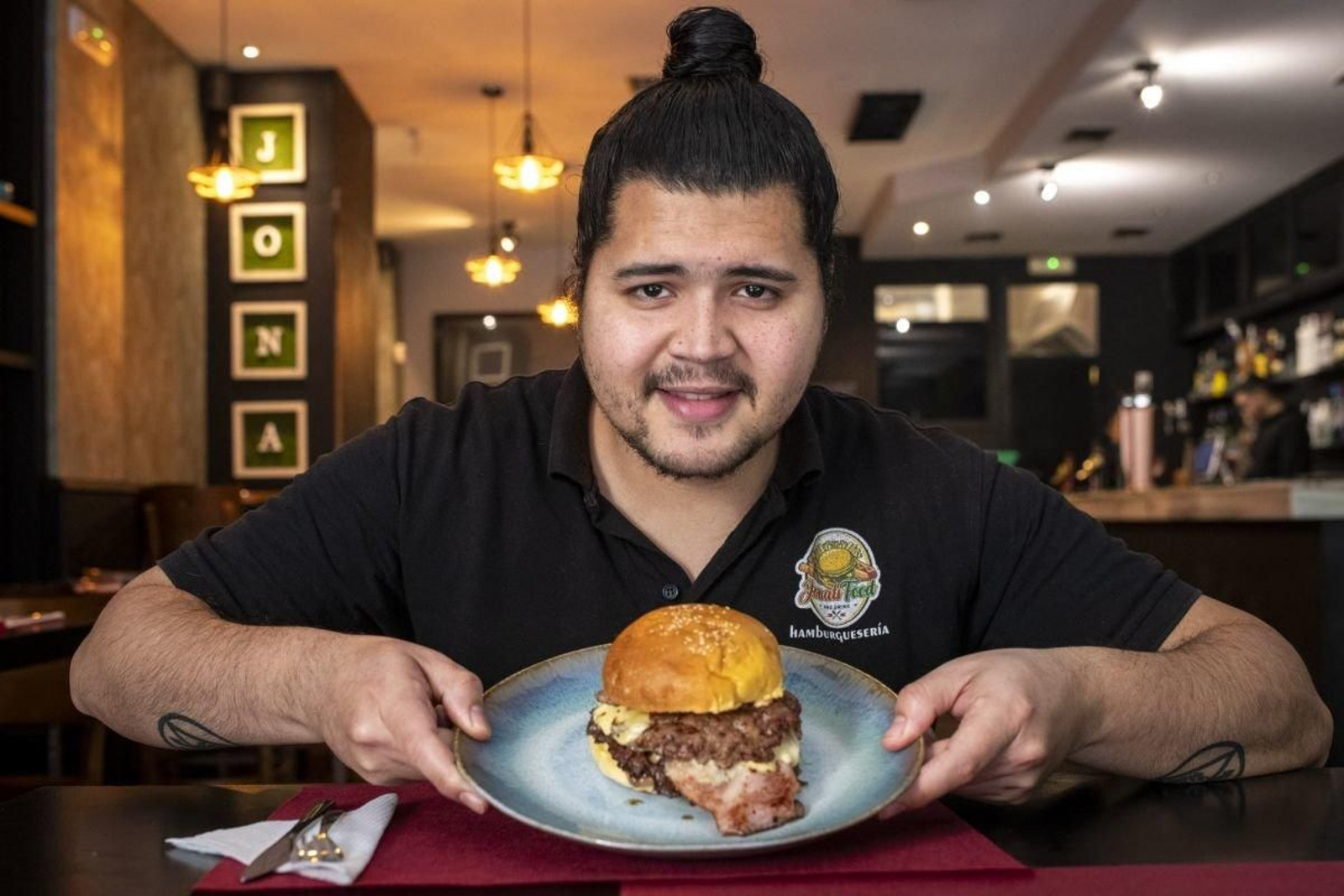 Carta renovada en Jonat's Food con exquisitas "smash burguers" ourensanas