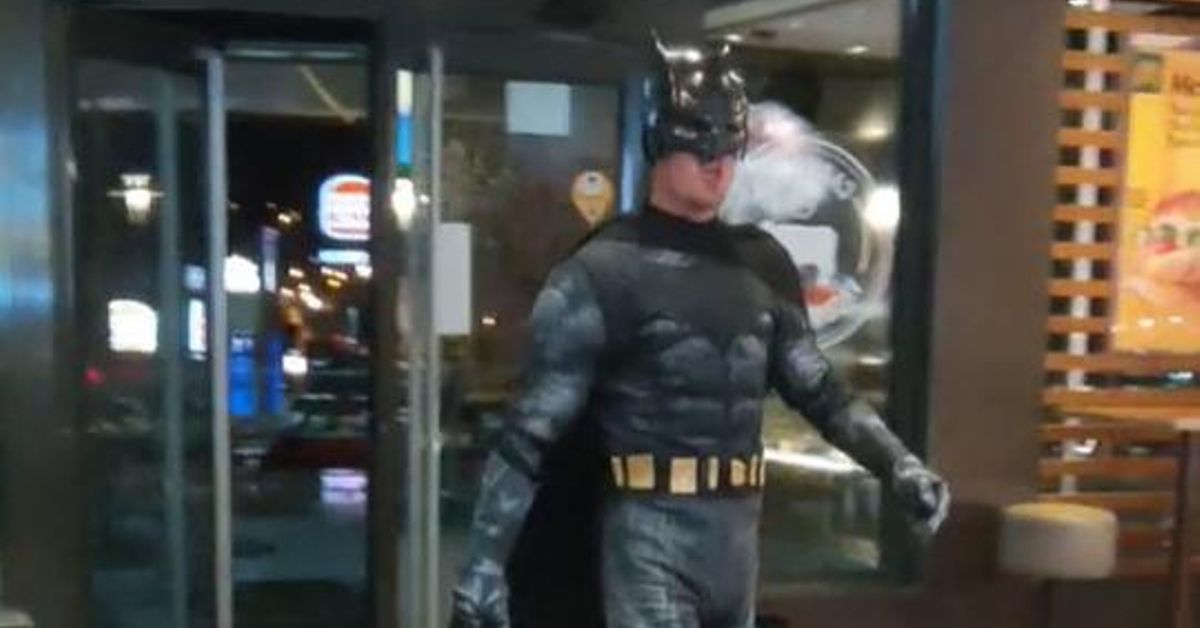 Batman visita Ourense para comer una "cheese burger"