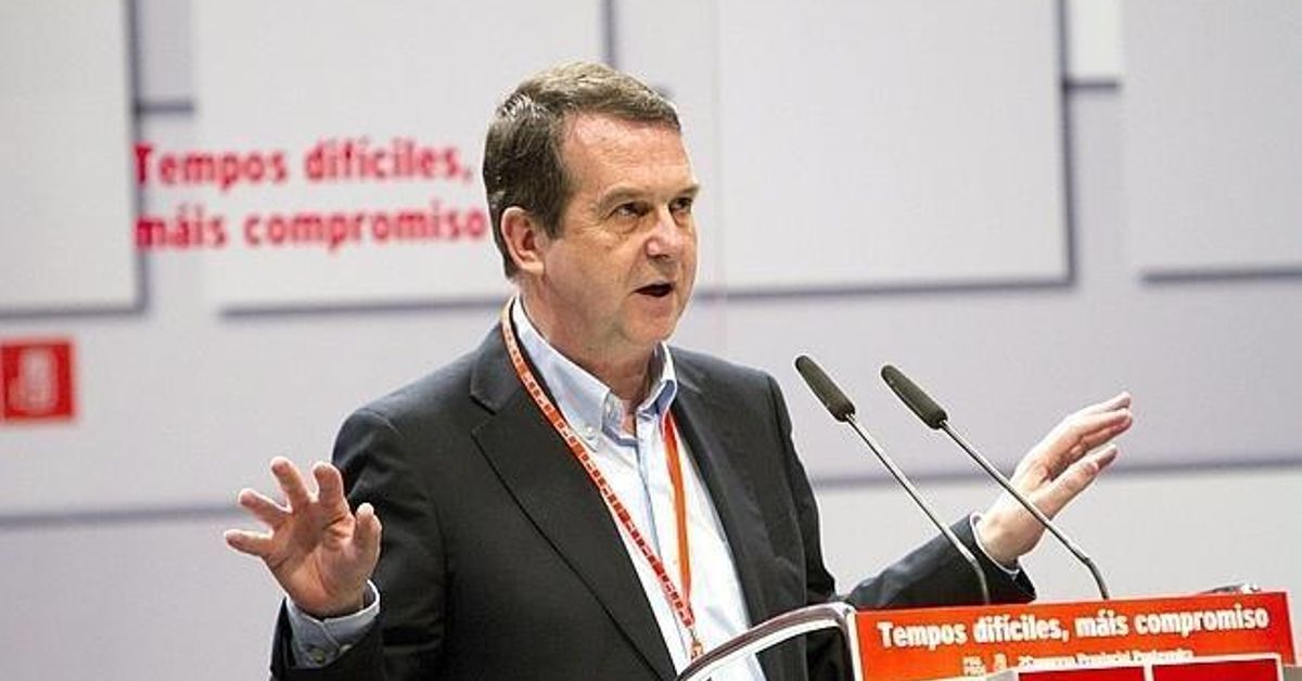 "No escatima cuando llega la Navidad", la letra de la canción de Tony Lomba a Abel Caballero