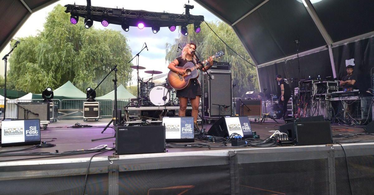 Así fue la primera jornada del SilFest: música al borde del río con ...