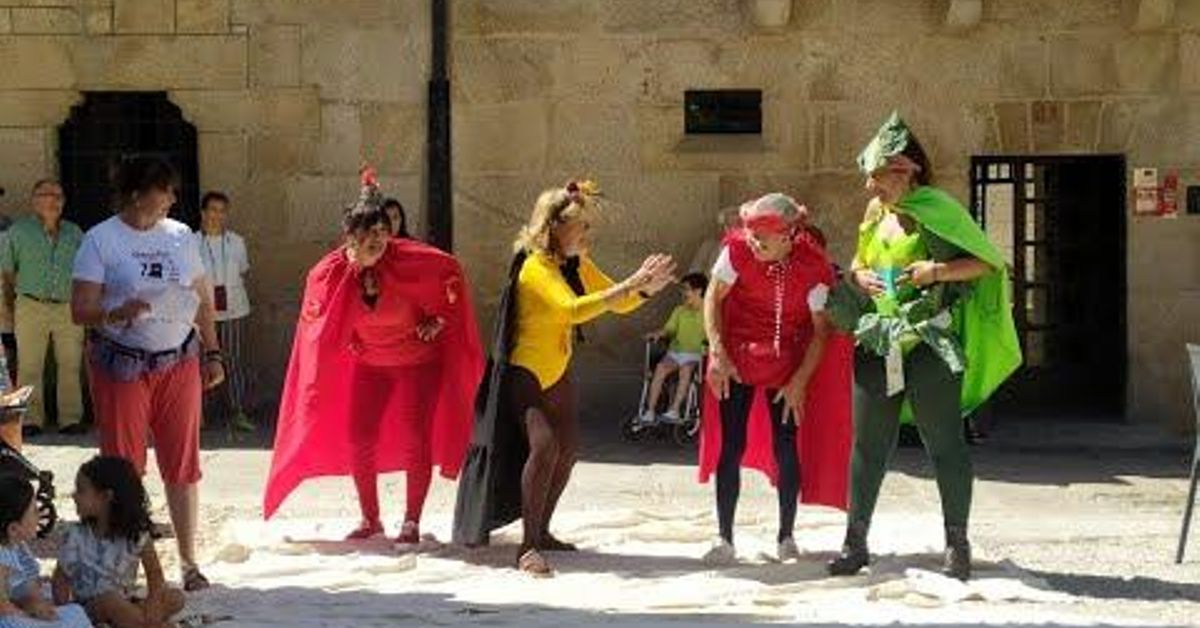 Los foliones despiden el Entroido de Verán en Trives