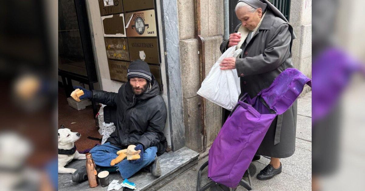 Otilia, la monja franciscana que recorre las calles de Ourense ...