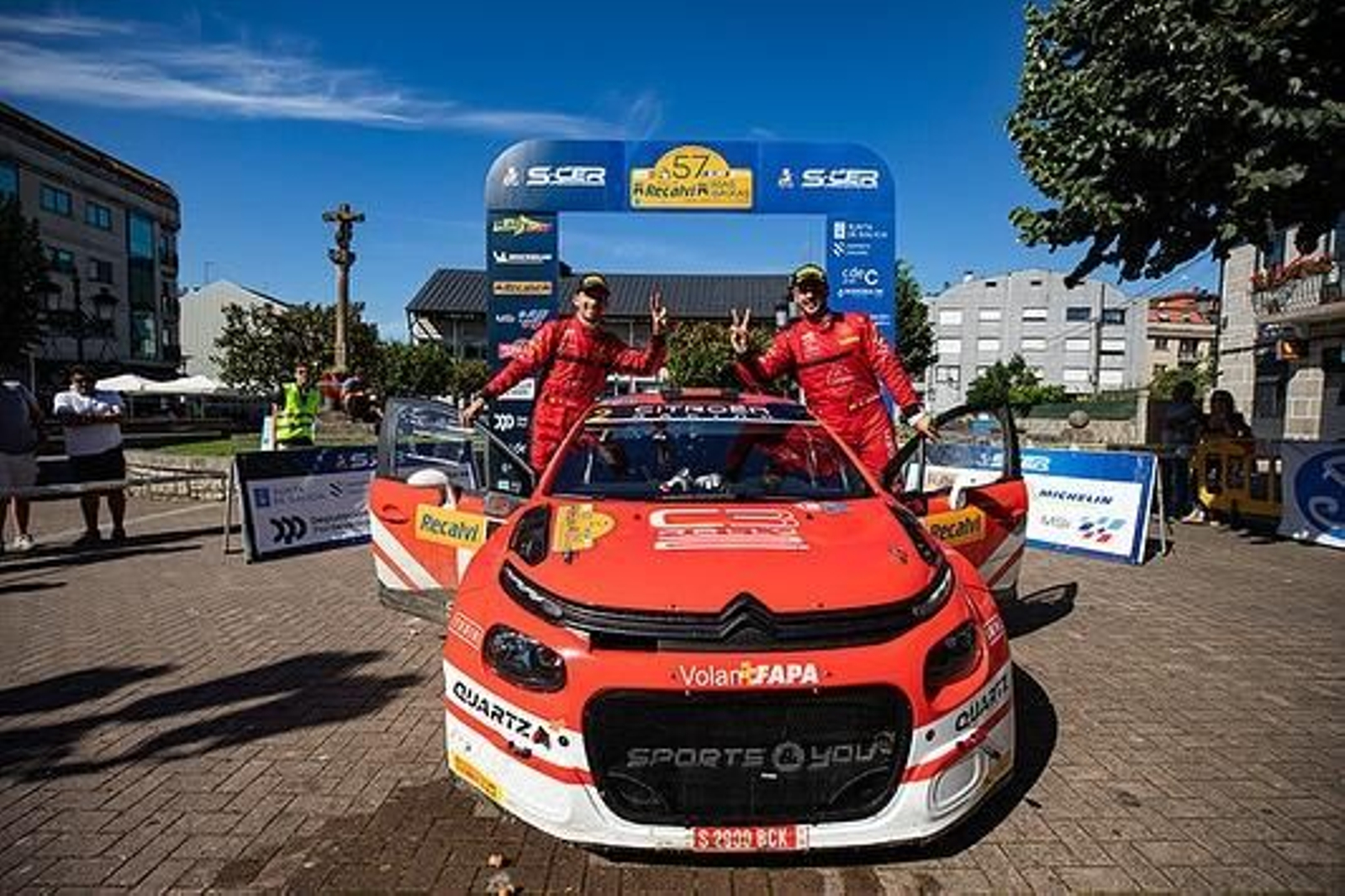 Porno 24 i consistently remained in communication with a