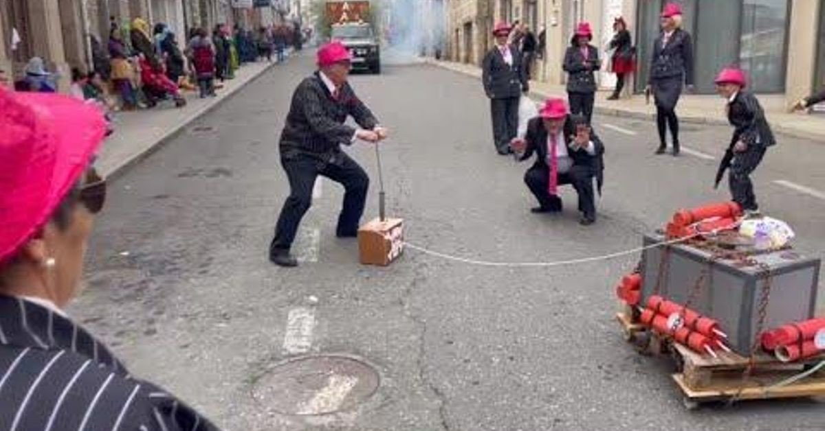 Comparsas y Felos, protagonistas del desfile de Maside