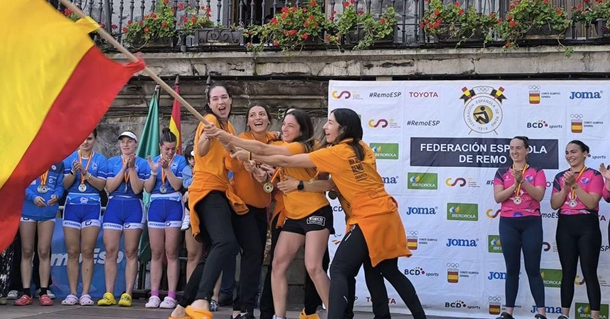 El batel femenino de Chapela se proclama campeón de España