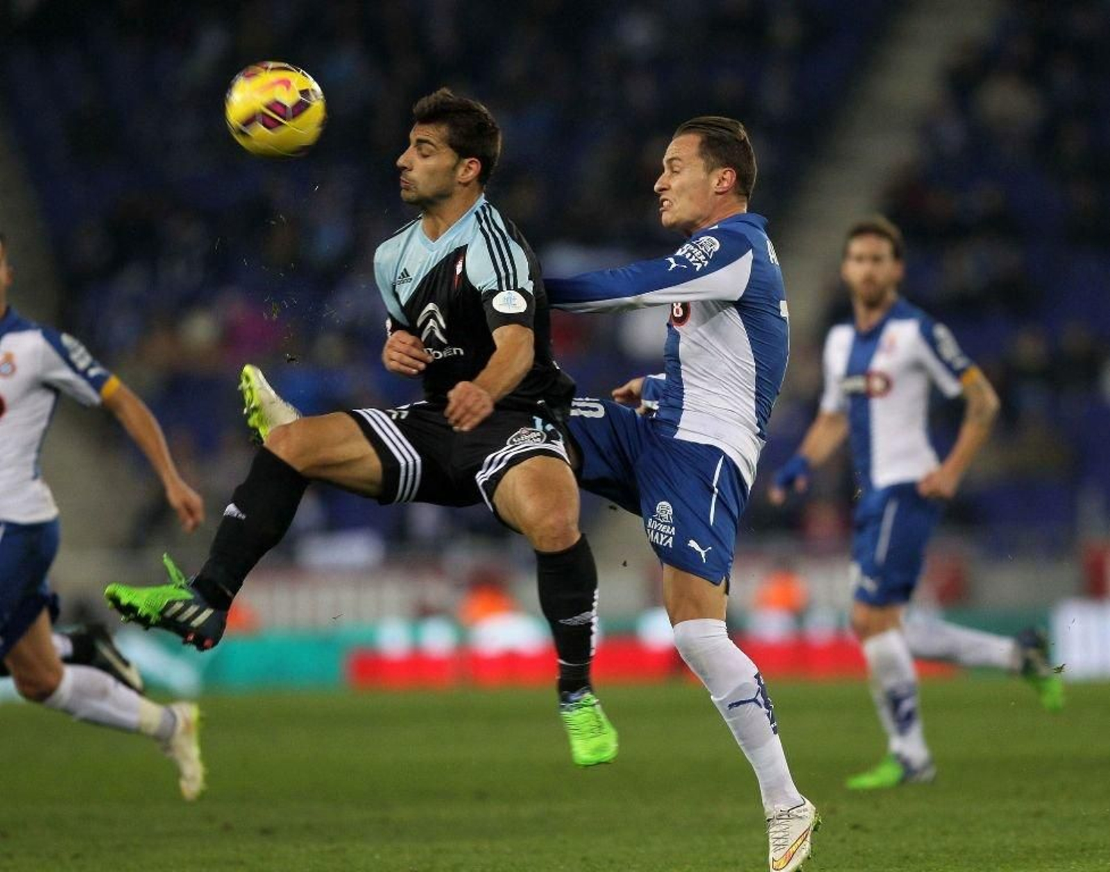 Jonny apunta a Mostovoi