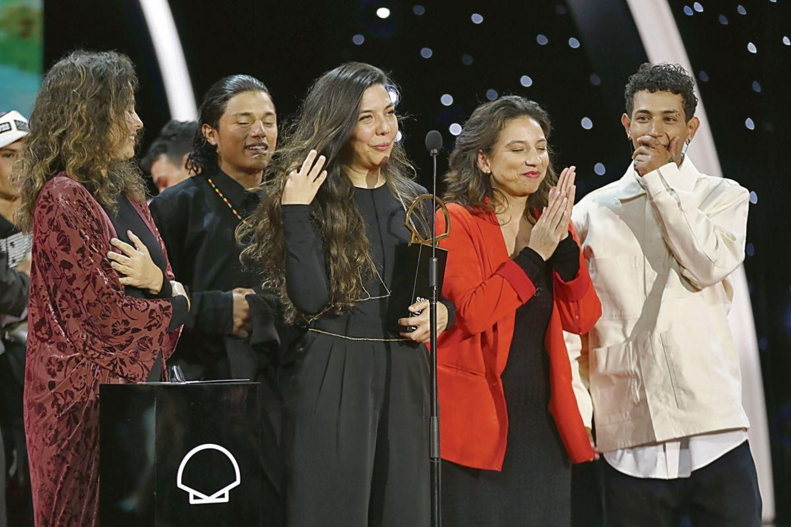 Laura Mora gana la Concha de Oro con “Los reyes del mundo”