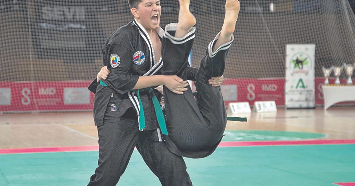 Los deportistas del Sam Mu Dojang pisan el podio nacional