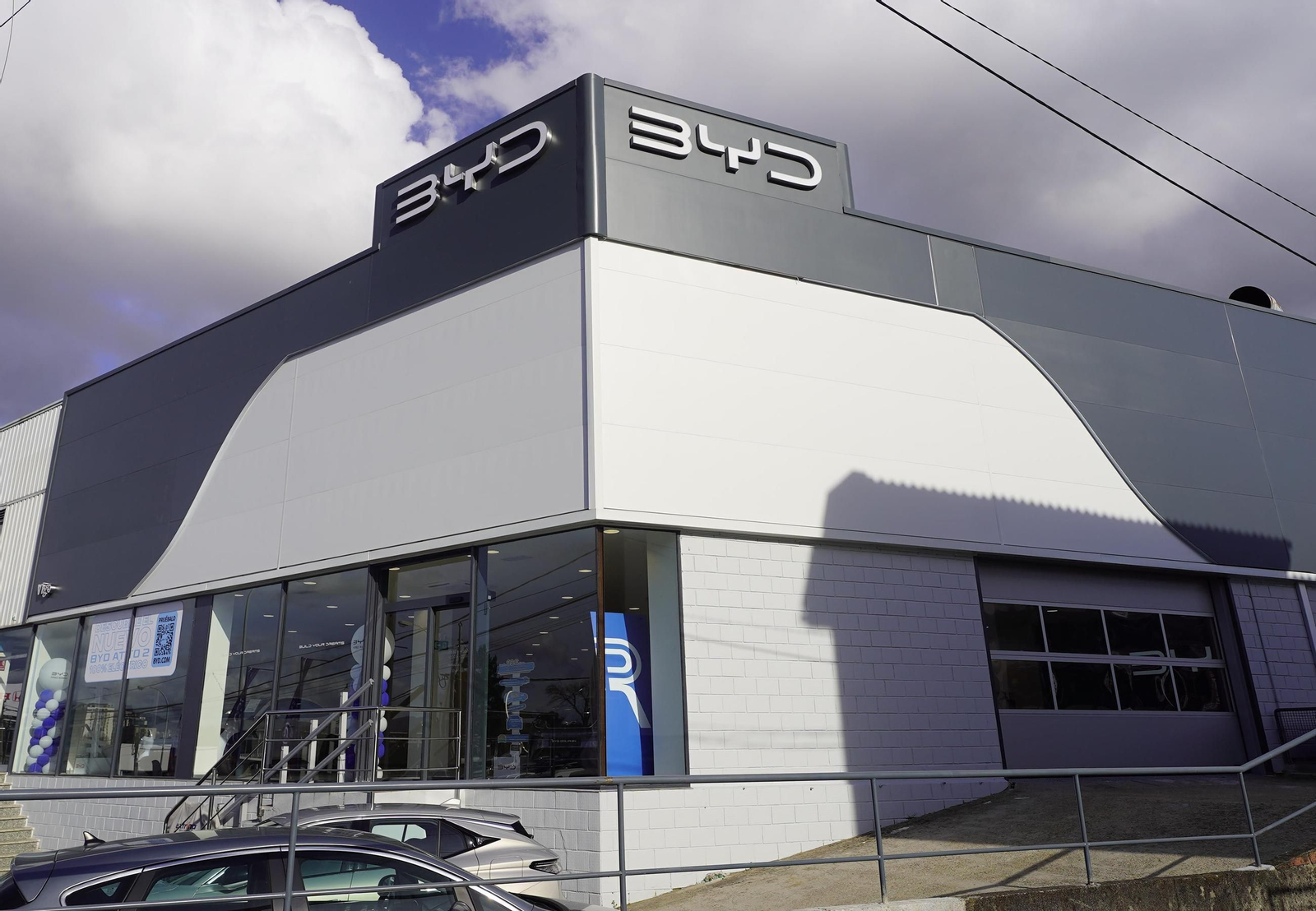 El éxito de los coches chinos duplica la importación del sector auto a Vigo