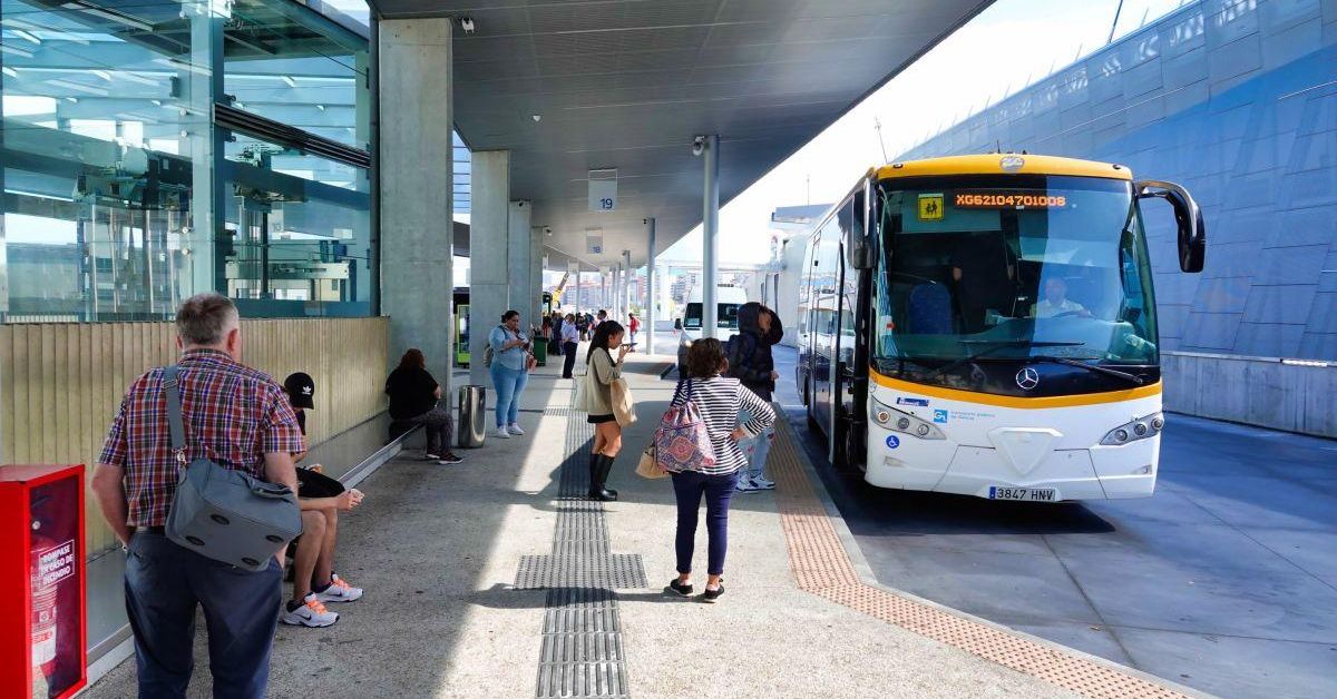 La terminal de bus de Vigo ya mueve más viajeros que Peinador