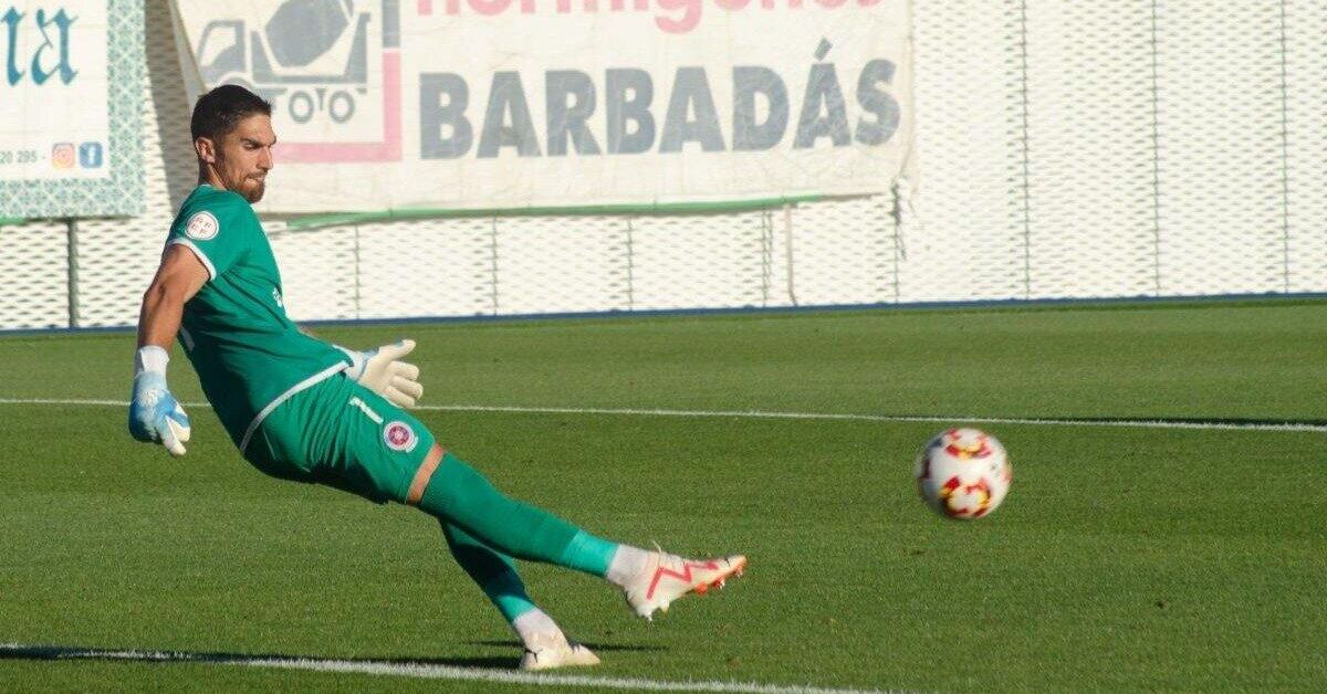 Álex Cobo, portero de la UD Ourense: “Los goles van a llegar”