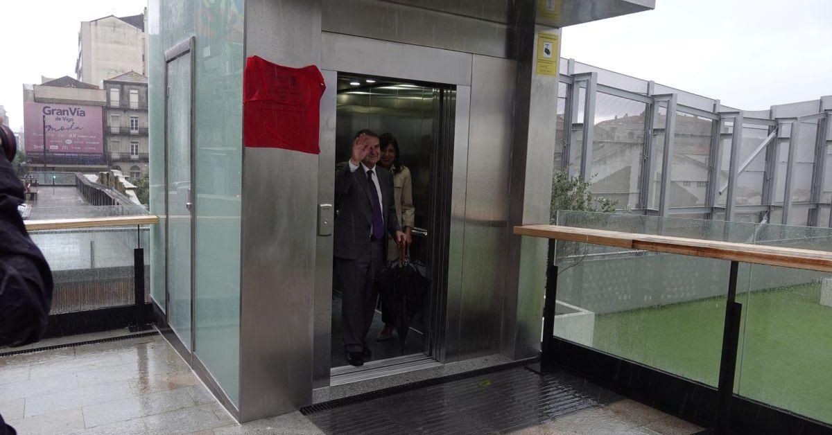Vigo estrena ascensor urbano y anuncia uno nuevo