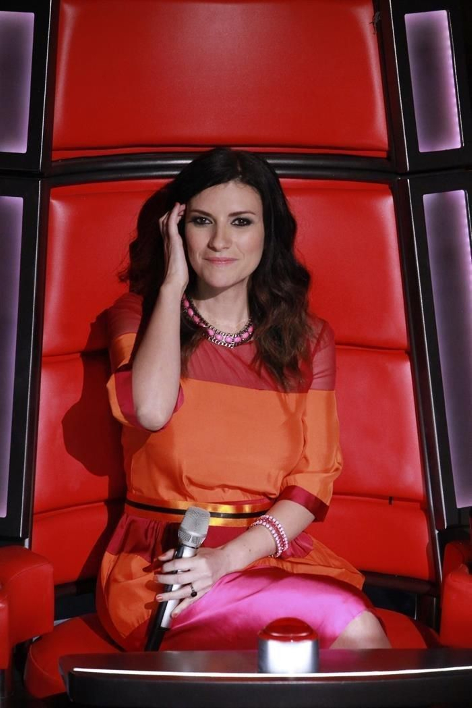 Laura Pausini, indignada porque tras sus éxitos se hable de una bata ...