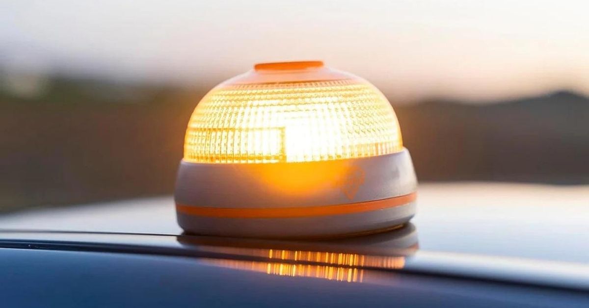 Lista | Cómo saber si mi baliza V16 está homologada y evitar ser multado