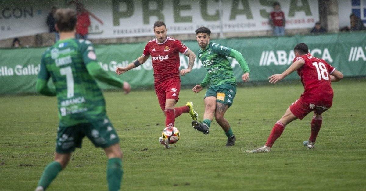 Tiago y el meta Manu Figueroa renuevan con el Arenteiro
