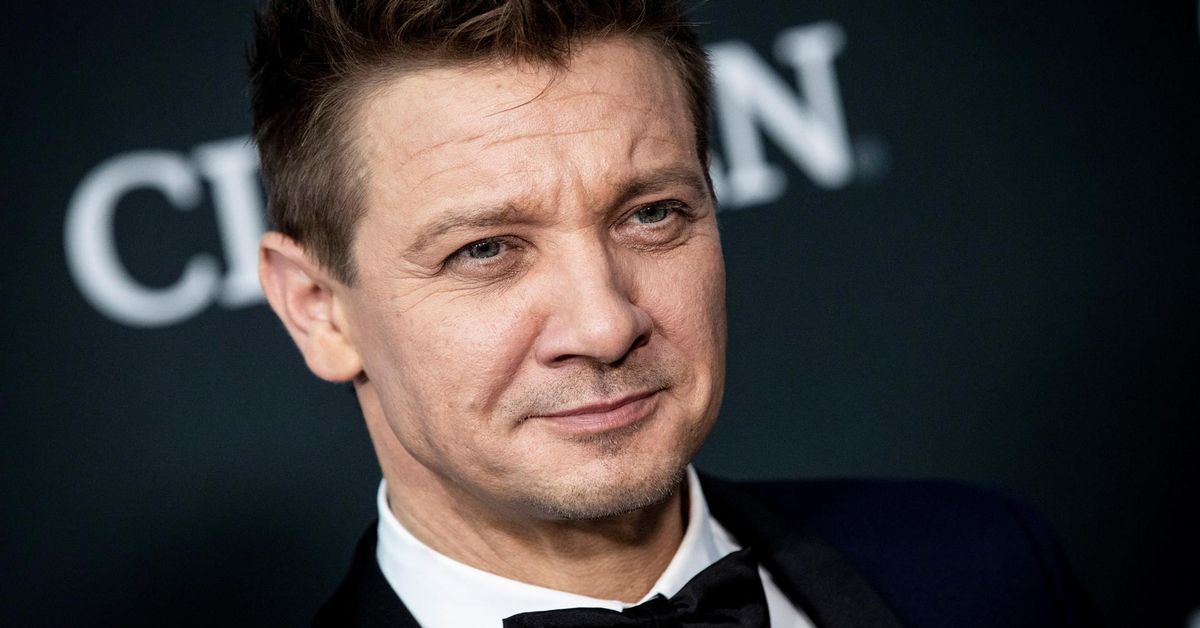 El actor Jeremy Renner, operado tras un accidente con su quitanieves