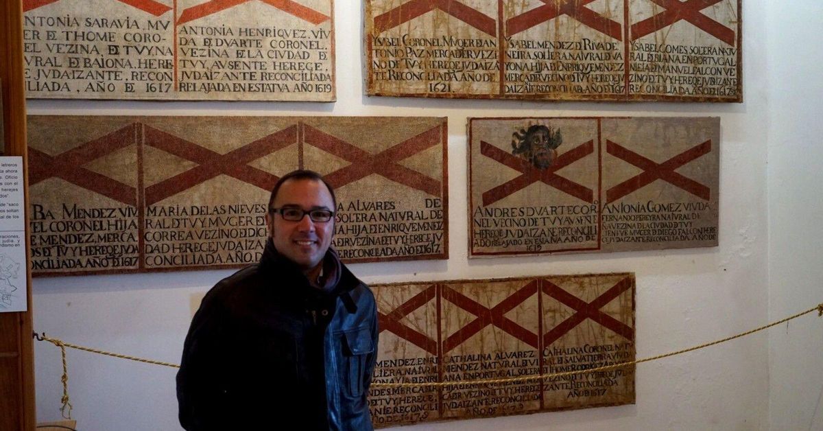 Llevar el sambenito en Tui