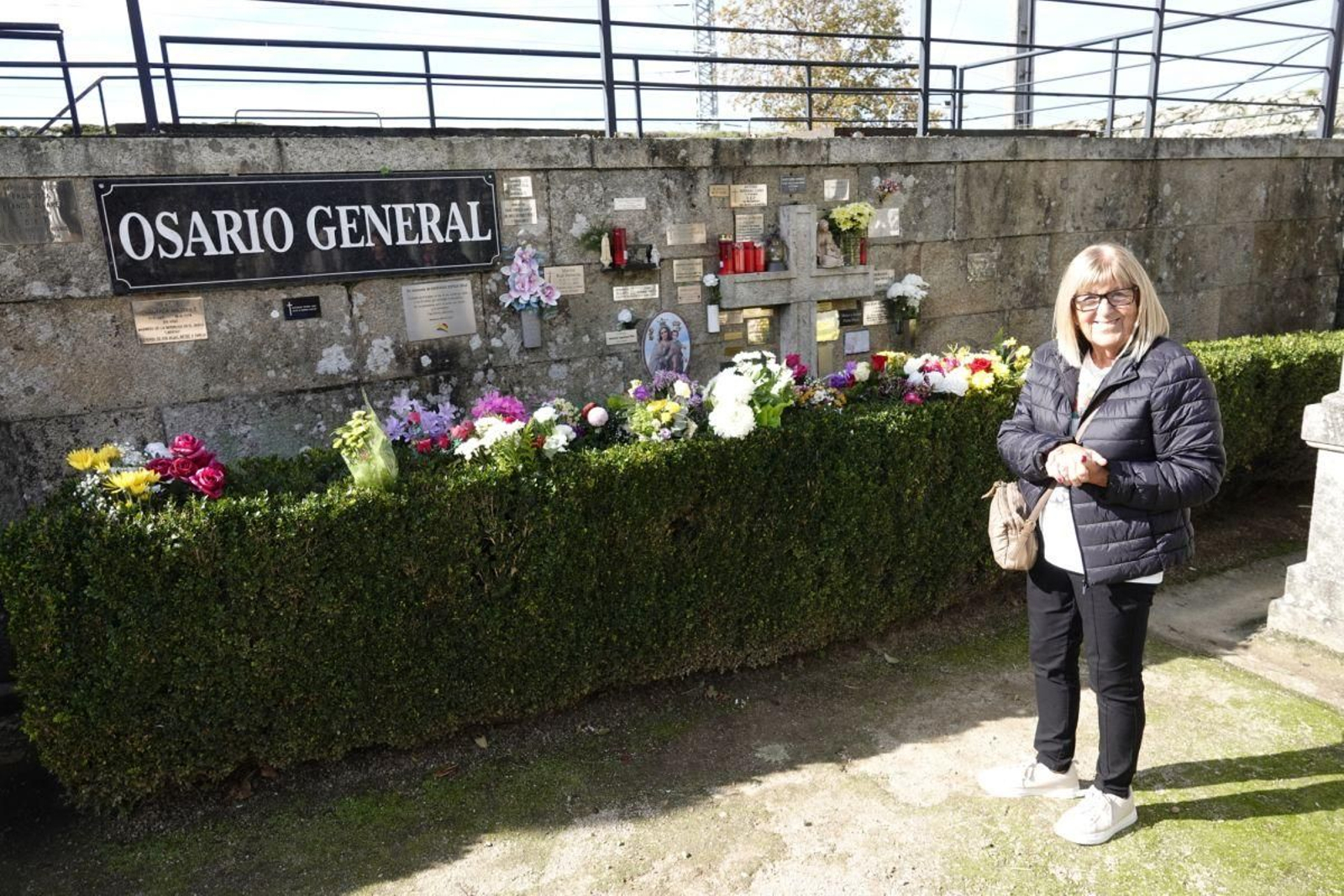 Cuatro años de espera para llevar al osario los restos de sus padres
