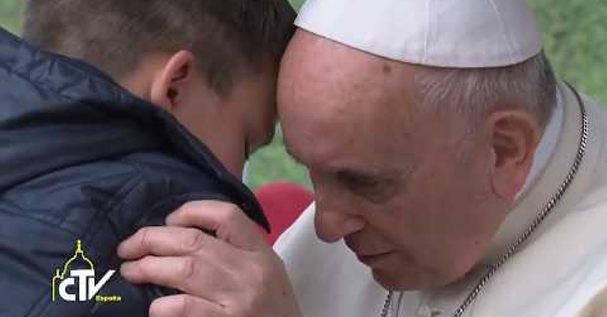 Un niño pregunta al Papa Francisco si su padre, ateo, está o no en el Cielo