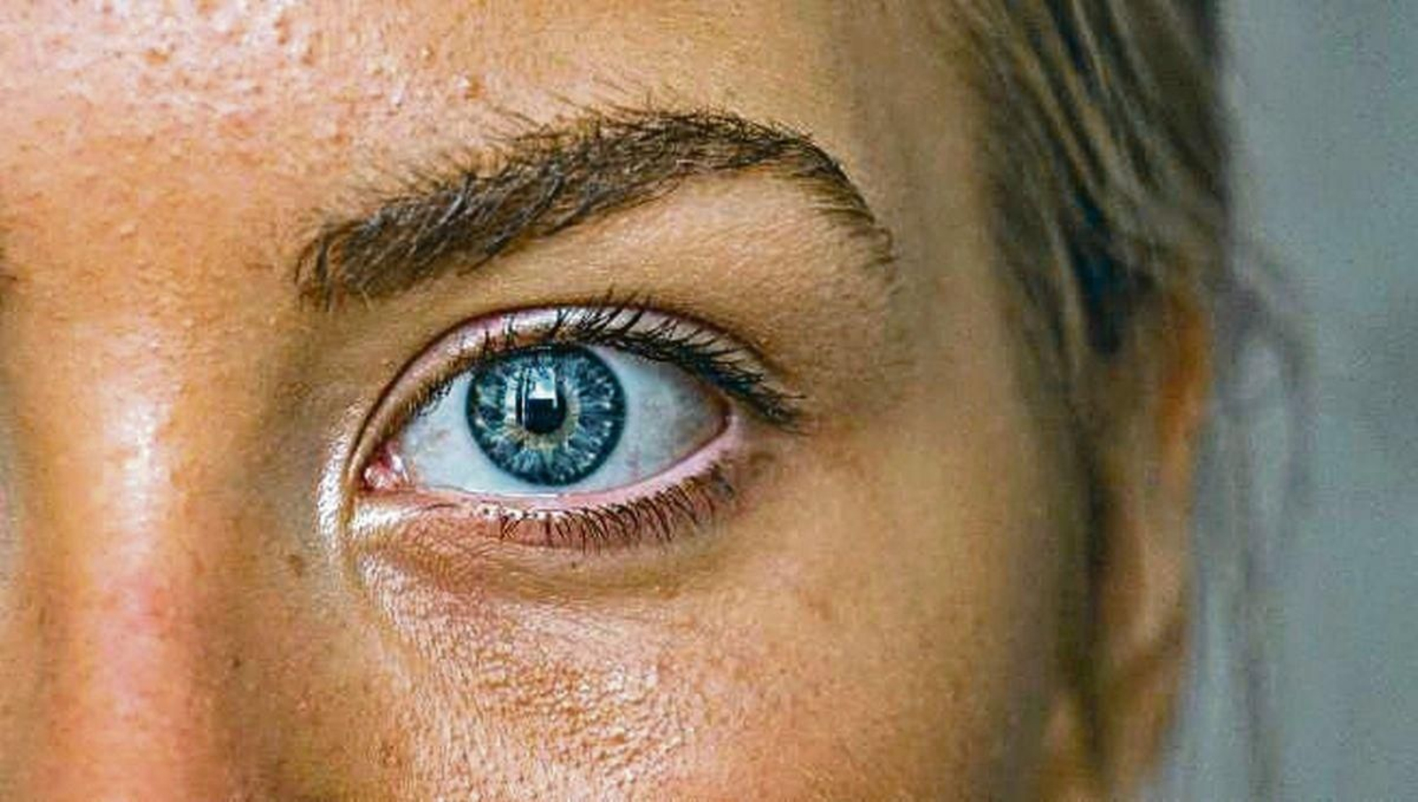 El cambio estético del color de ojos puede afectar al iris