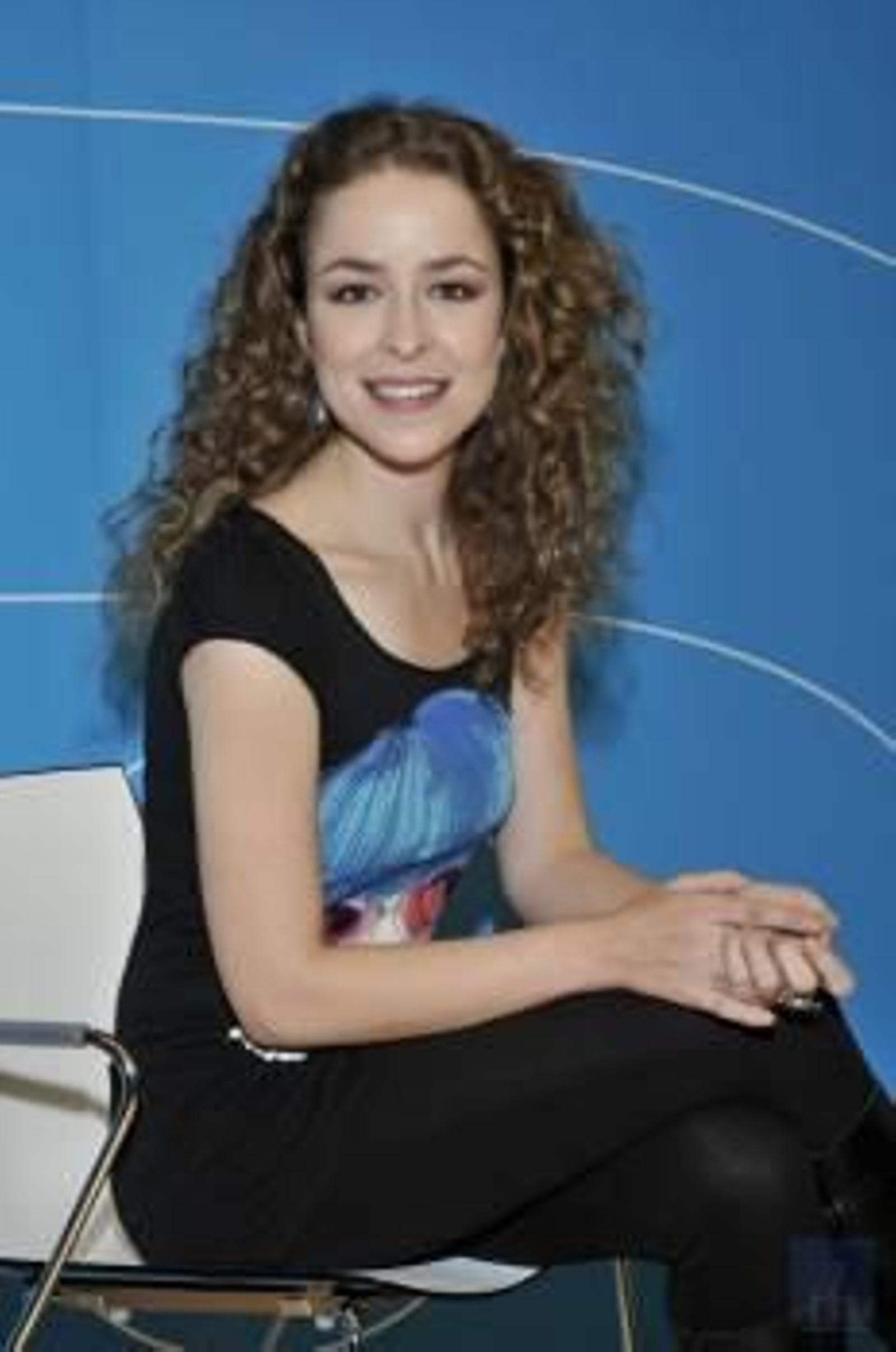 SILVIA ABASCAL OPERADA CON ÉXITO