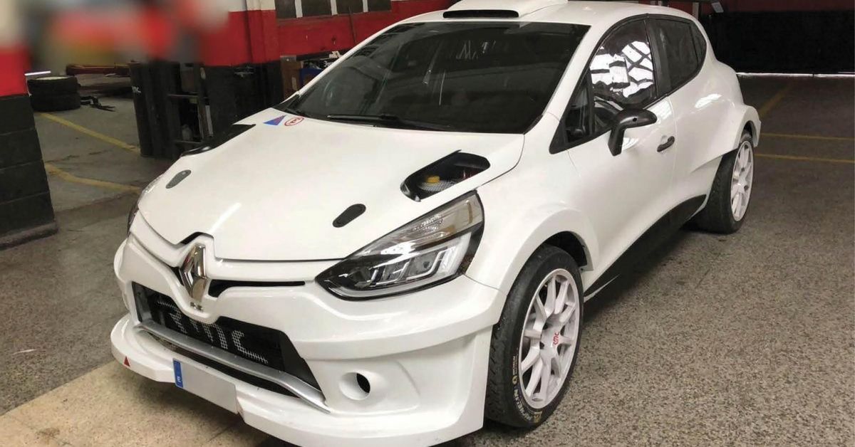 Pablo Blanco y Ian Quintana, con un Clio N5
