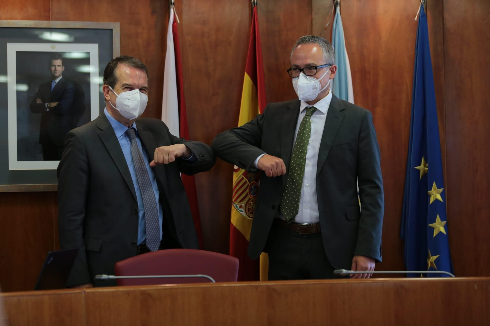 Toma posesión de Pablo Estévez como nuevo concejal en Vigo en ...