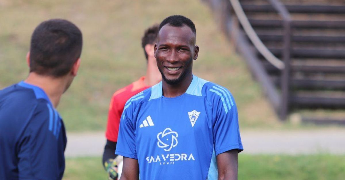 El Arenteiro ficha al defensa Yac Diori
