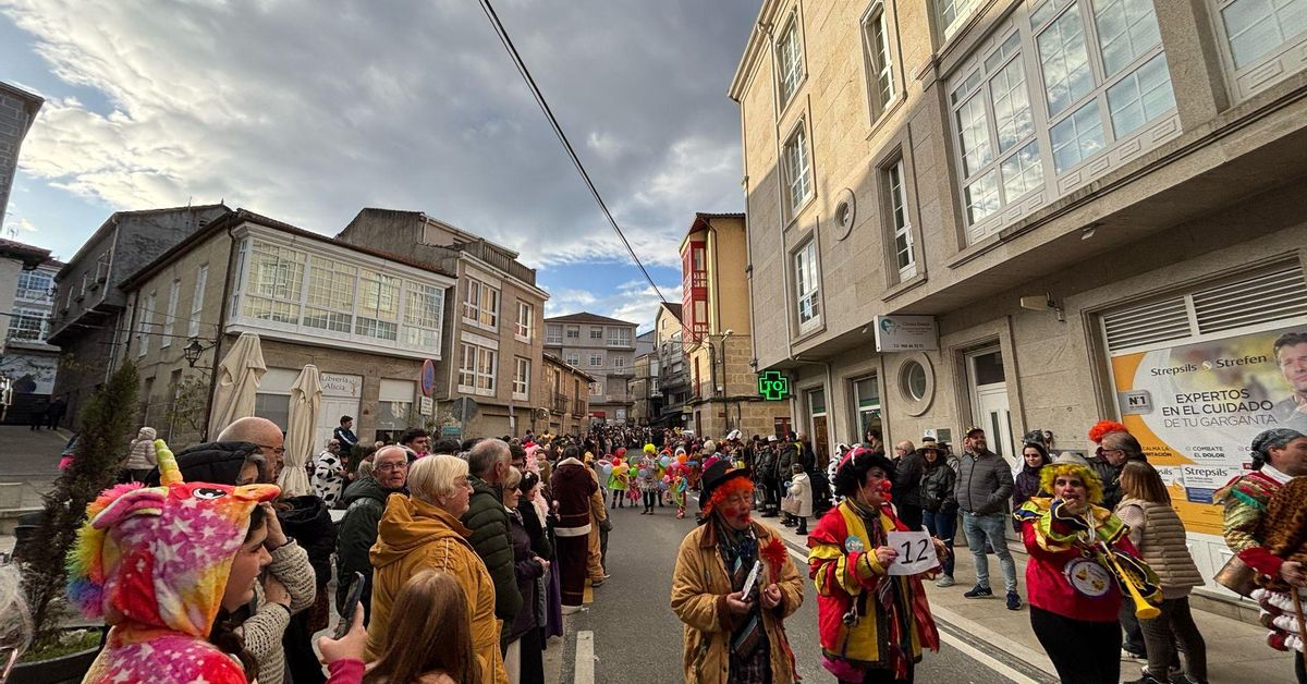 Galería | Música para por fin ao desfile do Entroido de Maceda