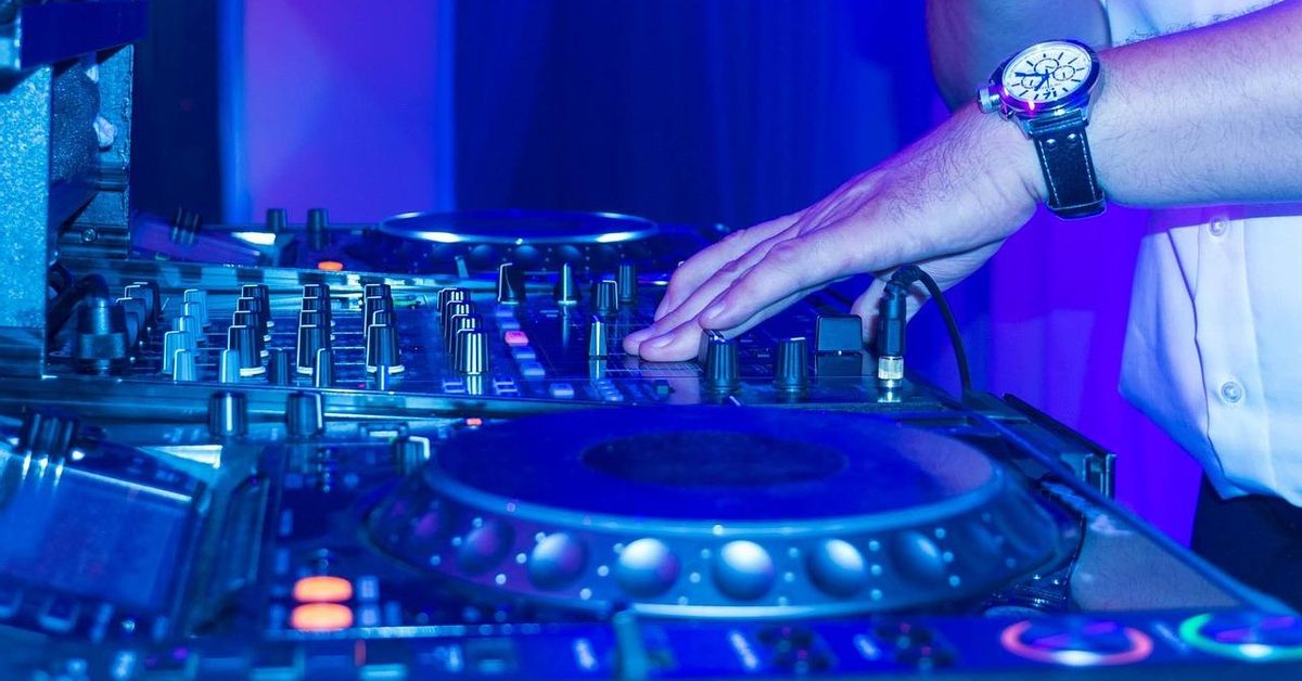 Una multitudinaria rave en el centro de Francia se salda con 33 ...