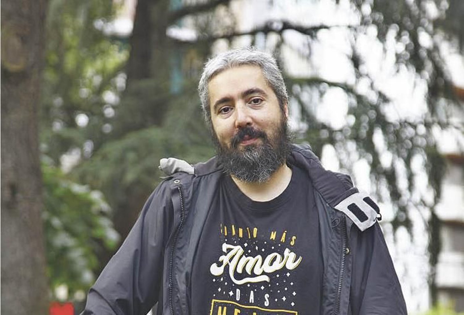 Daniel Domínguez: 25 anos sentado á batería